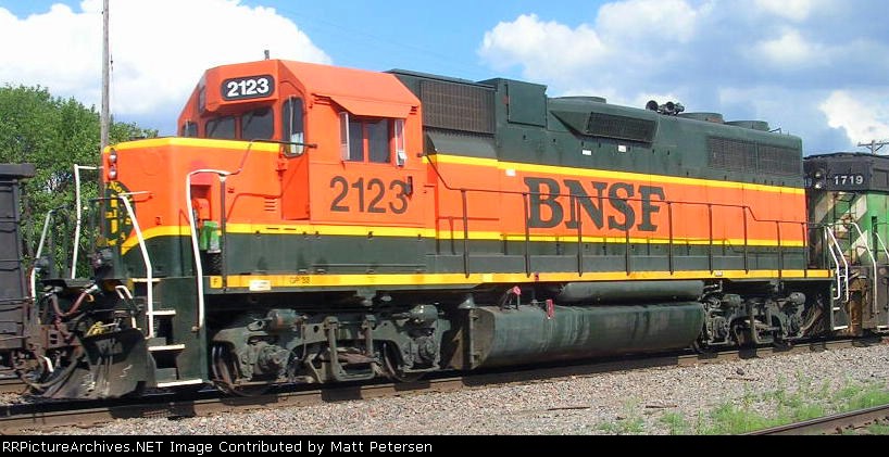 BNSF 2123